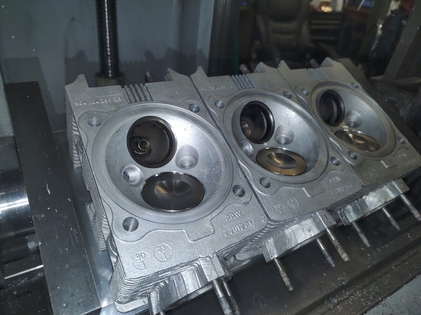 Air Cooled 911 Head Rebuild – Blackbird Technical Service